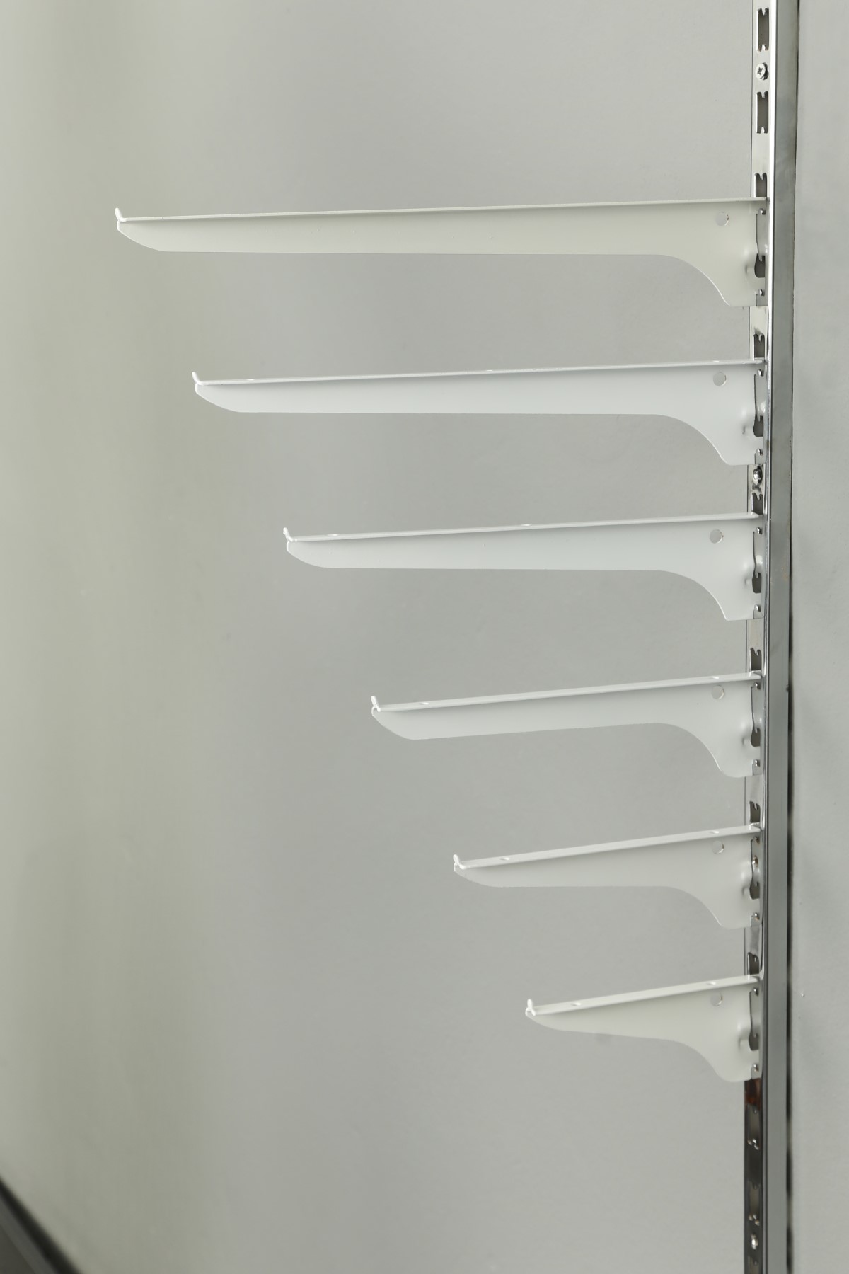 White Support with Claw - Rack Modern
