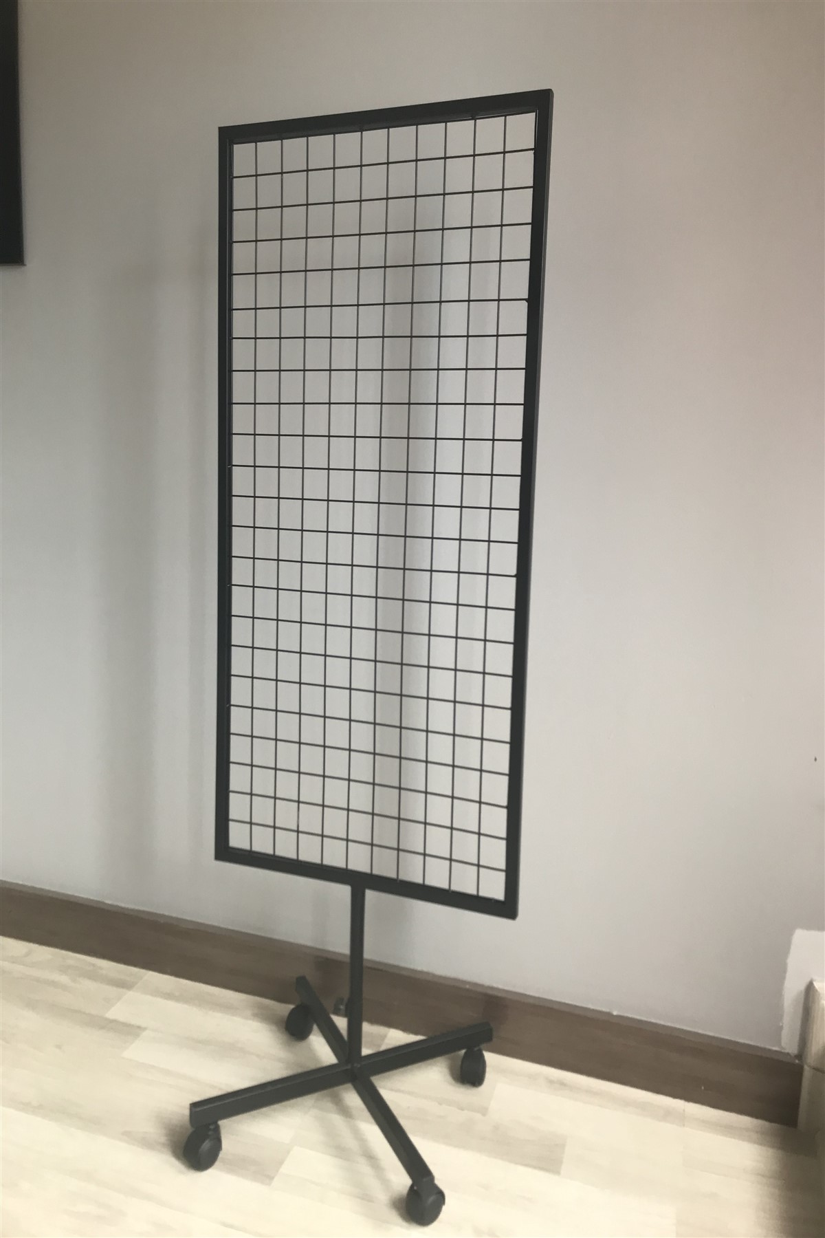 Rotating Wire Panel - Rack Modern