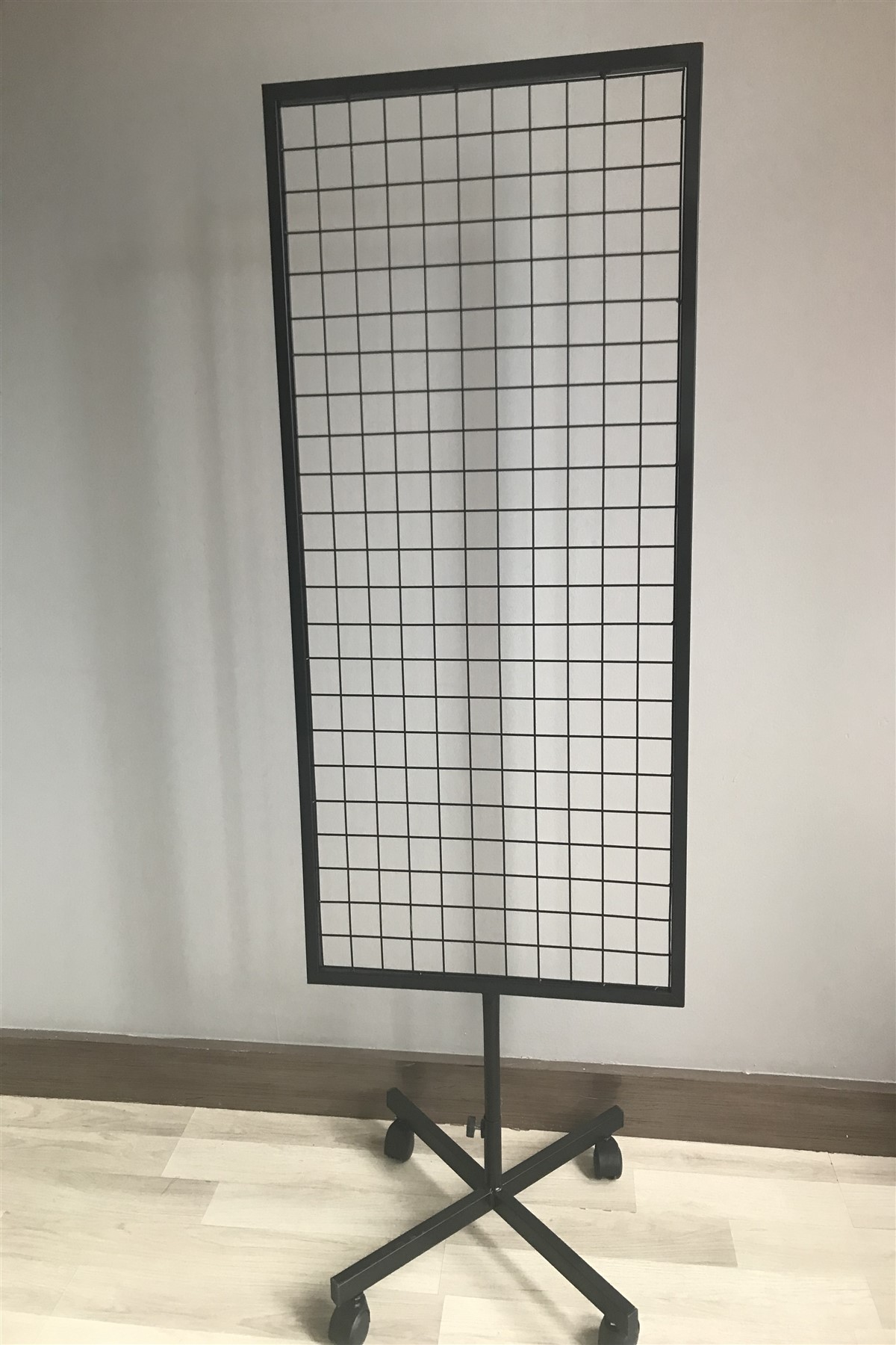 Rotating Wire Panel - Rack Modern