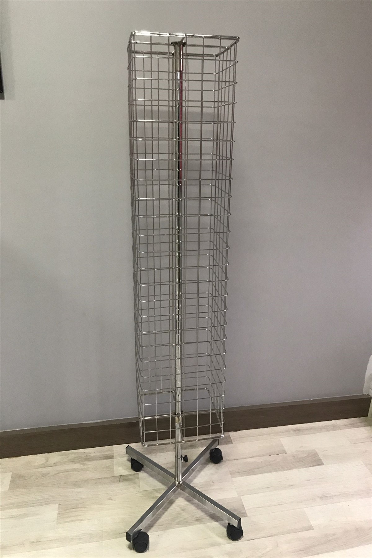 Square Stand - Rack Modern