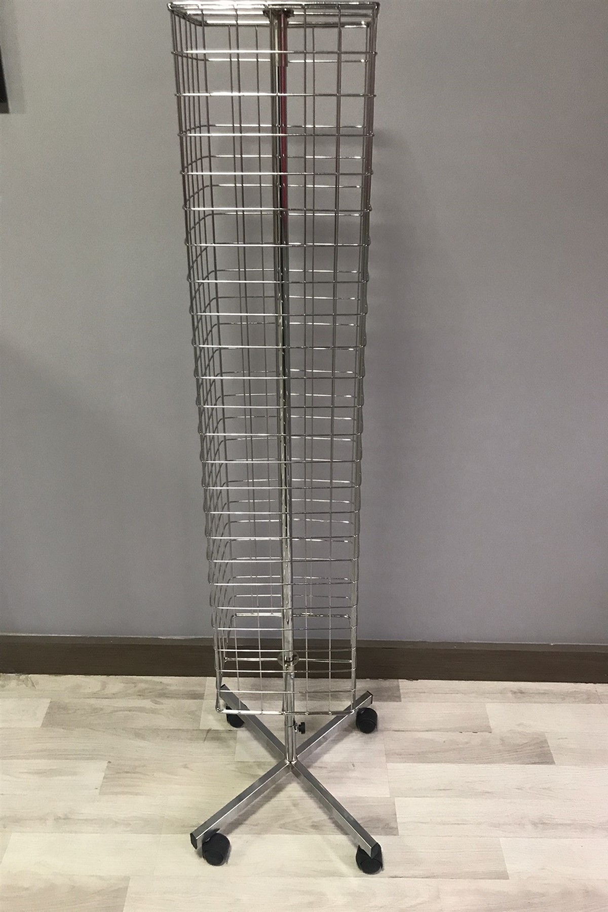 Square Stand - Rack Modern