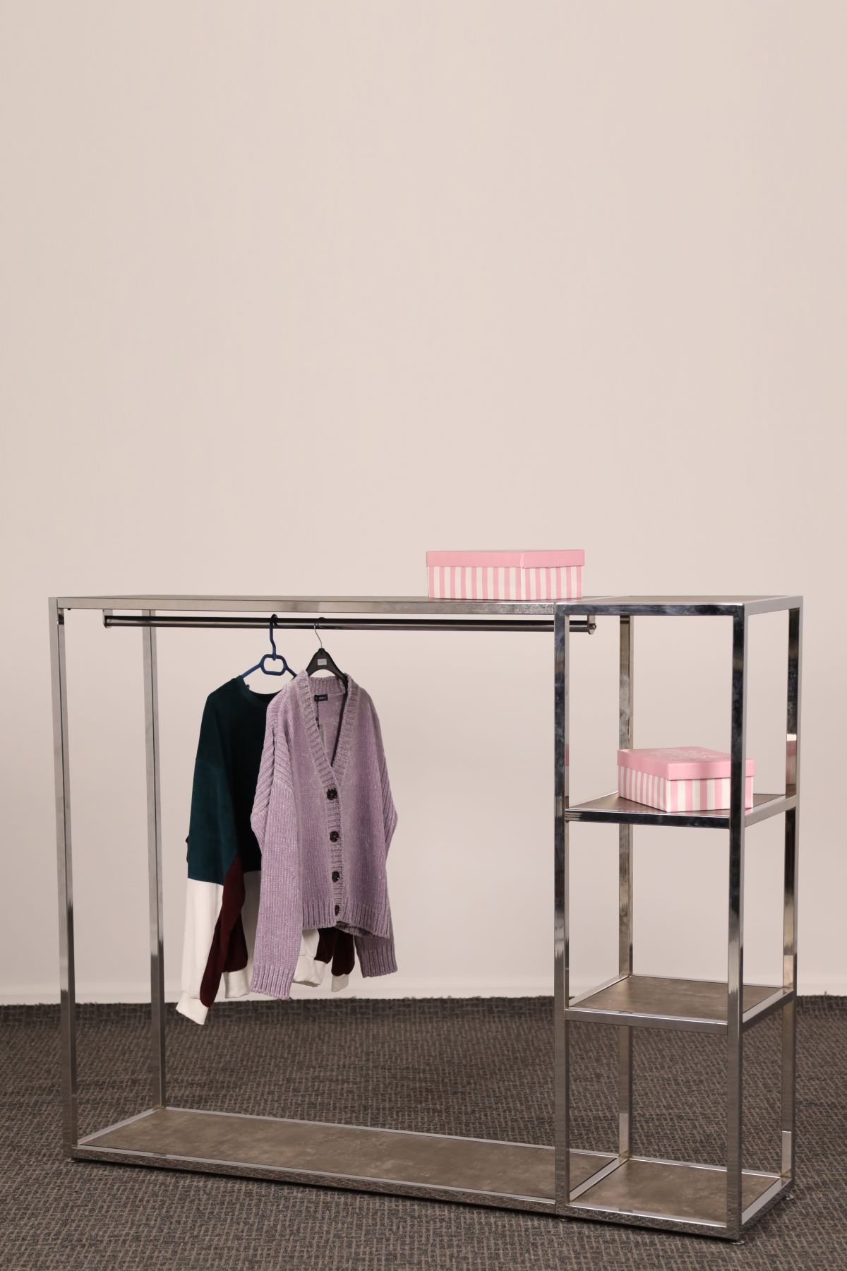 Tower Stand - Rack Modern