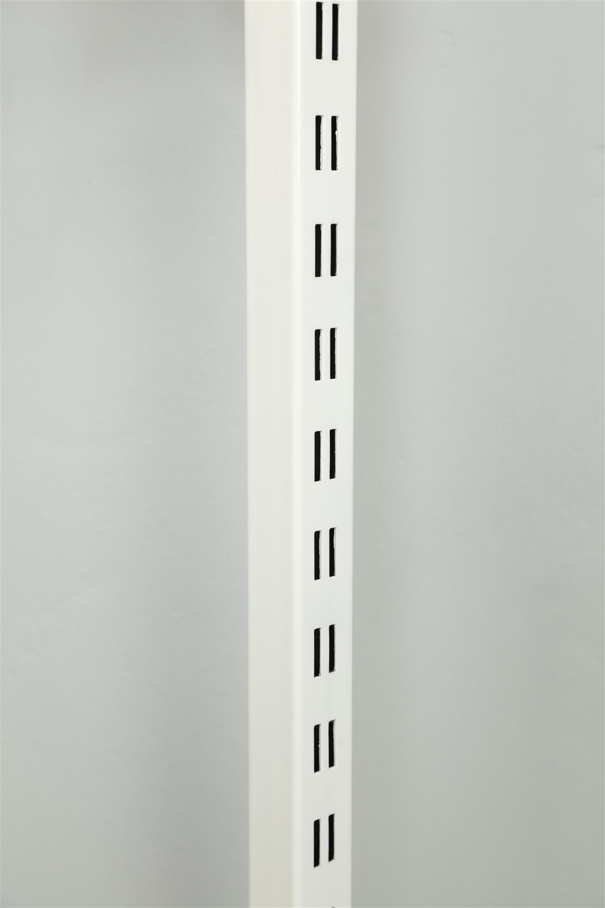 White Rondo Post with L Base - Rack Modern