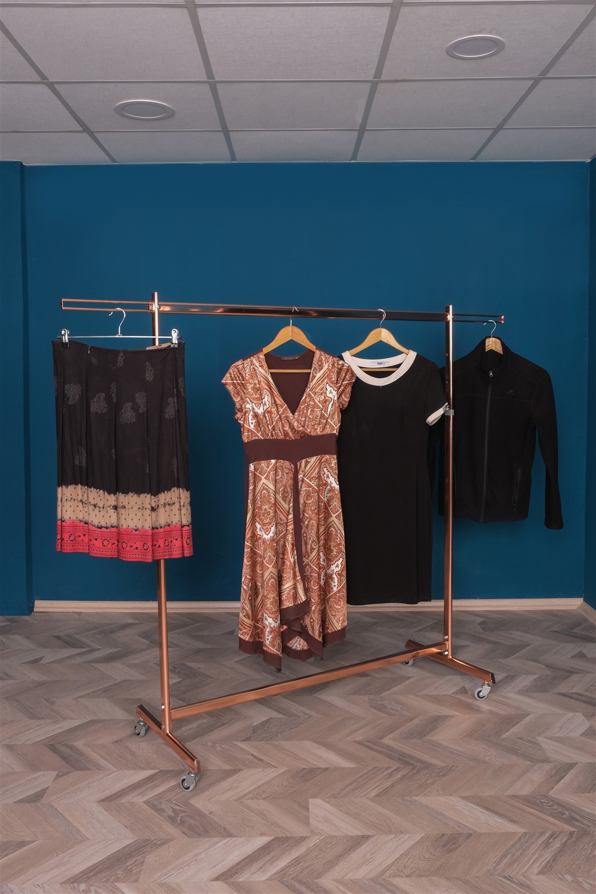 Side-Extending Single Adjustable Hanger Copper Plating - Rack Modern